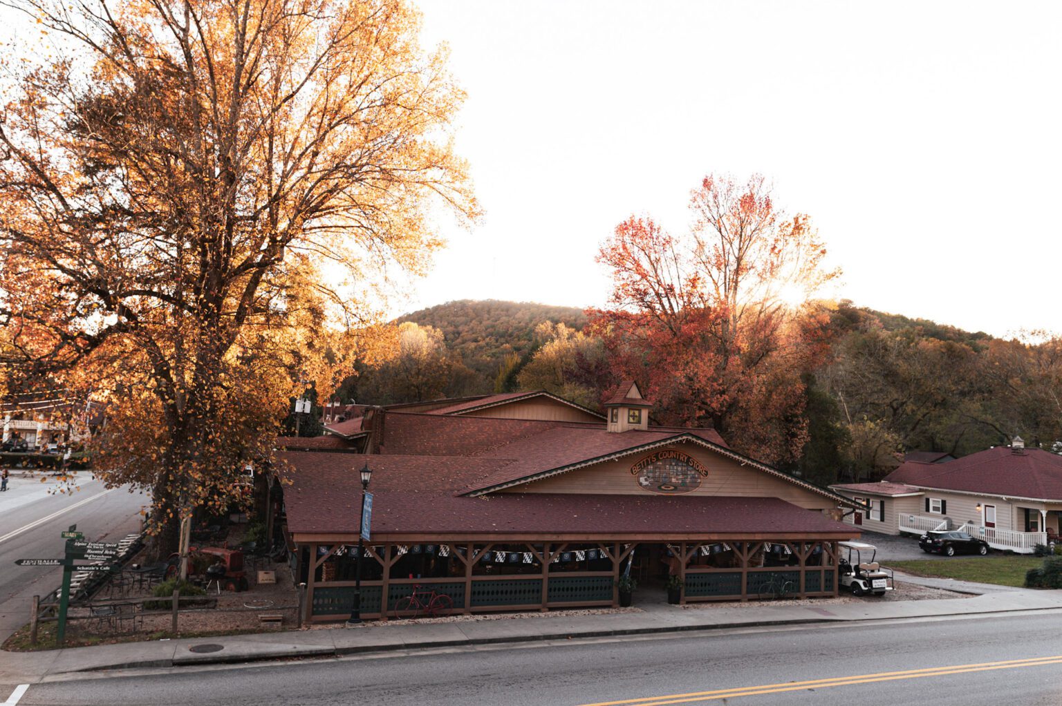 The Weekend Guide to Helen Georgia